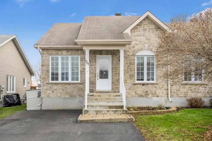 3br Family-friendly Escape Near Ottawa & Montreal - Hawkesbury