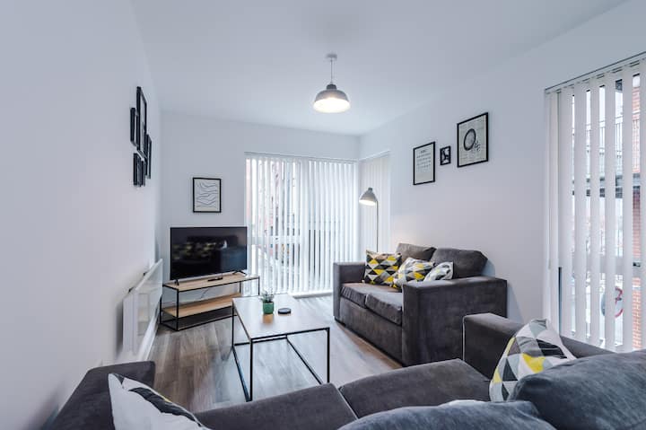 3 Bedroom Apartment With Two Private Balconys - Mánchester
