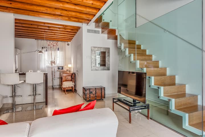 Three Floors Home - Venice