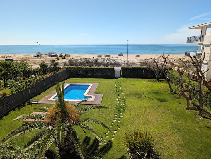 Primera Línia De Mar Amb Piscina - Castelldefels