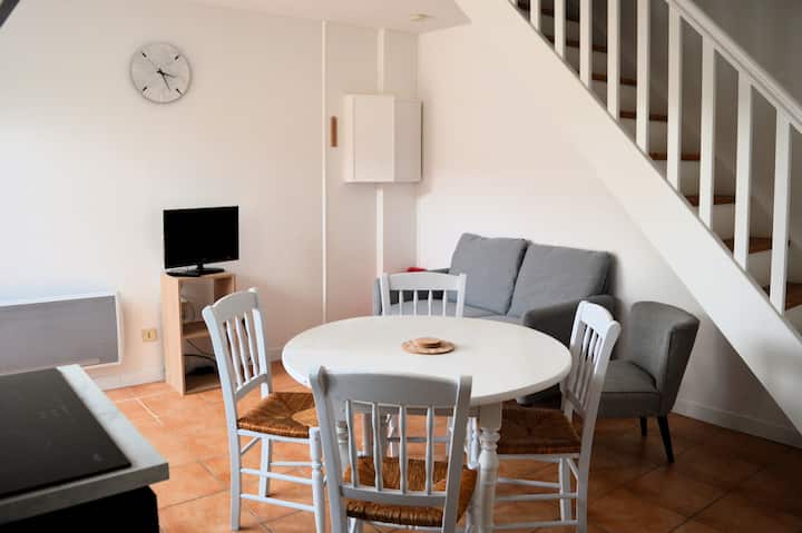 Chez Fabienne, Maison Avec Petite Terrasse Privée - Luc-sur-Mer