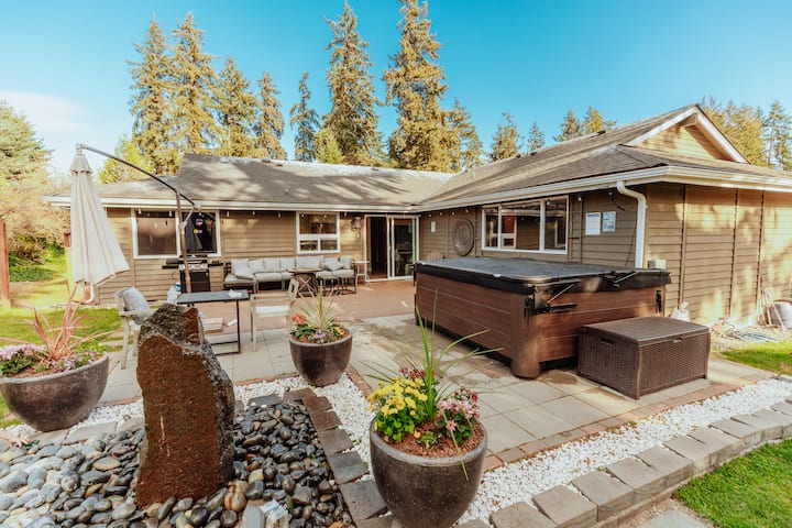 R&rcade- Hot Tub, Arcade, Candy Machine, Gazebo - Steilacoom, WA