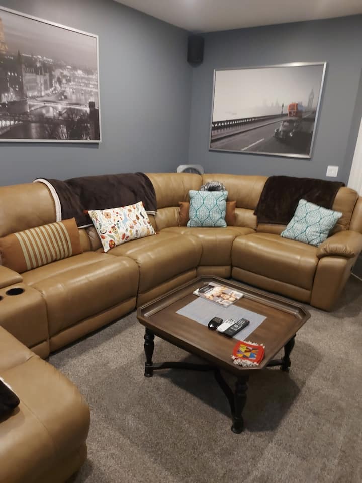 Exclusive Home In Heritage Pointe - Okotoks