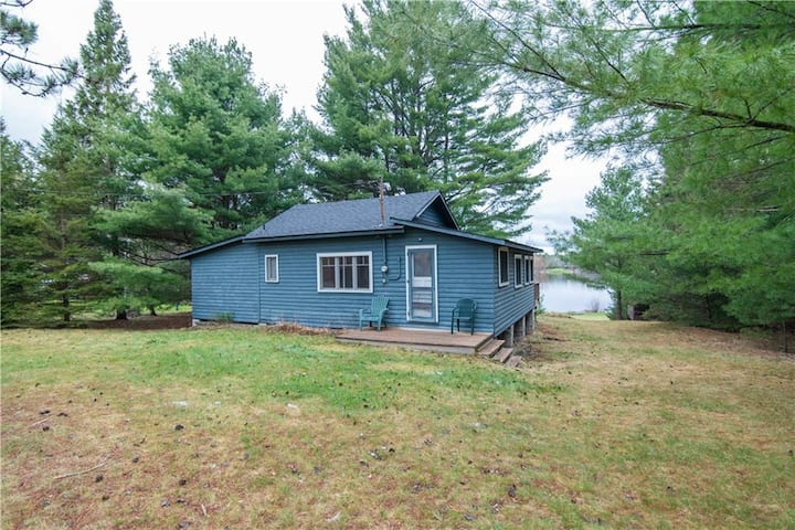 Waterfront Cottage On Black Bay - Petawawa