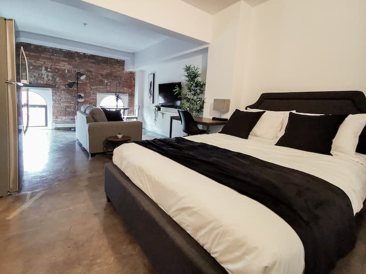 Cameo Suites - Studio 402 - Nova Scotia