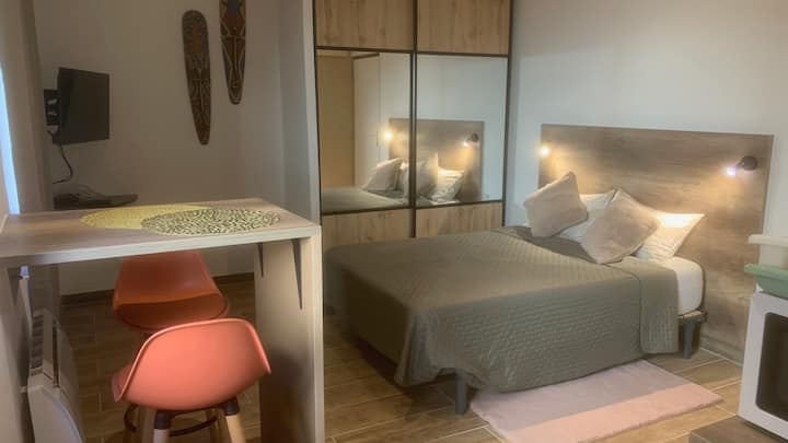 Grands Buffets Hébergement Studio Narbonne - Narbonne