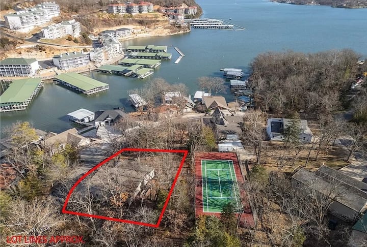 Amazing Lake Home In Heart Of Lake Of The Ozarks! - Lake Ozark, MO