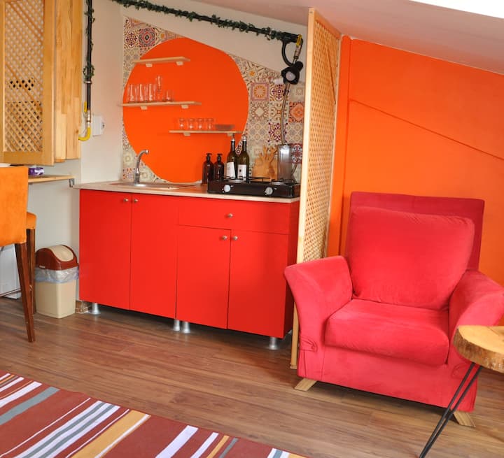 Mini House, Calmy And With Balcony (Eq Resistance) - İstanbul