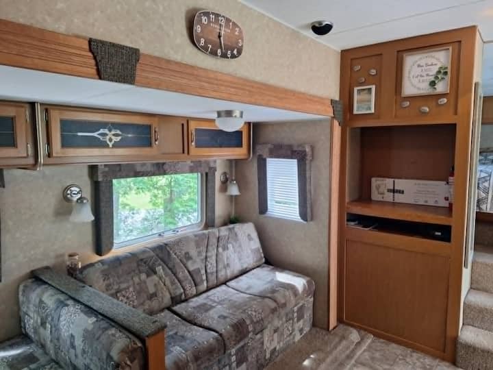 Roulotte Et Bord De L'eau - カナダ アルマ