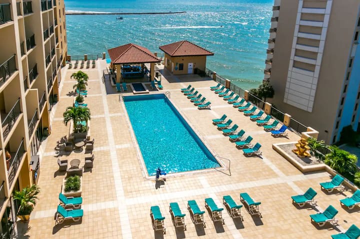 Save Big! 4 Queens! Perfect Family/friends Getaway - Clearwater, FL