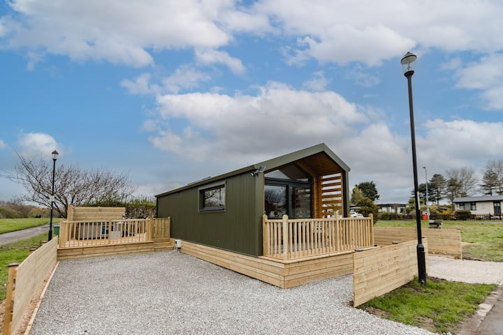 Lowfield Lodge & Hot Tub - Cleethorpes