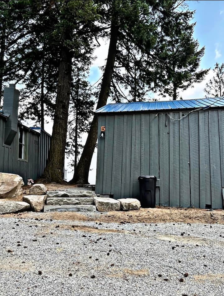 Shore Acres - Lake View Cabin 5 - Loon Lake, WA