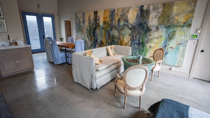 Artist Abode In Kendall Yards - Spokane, WA