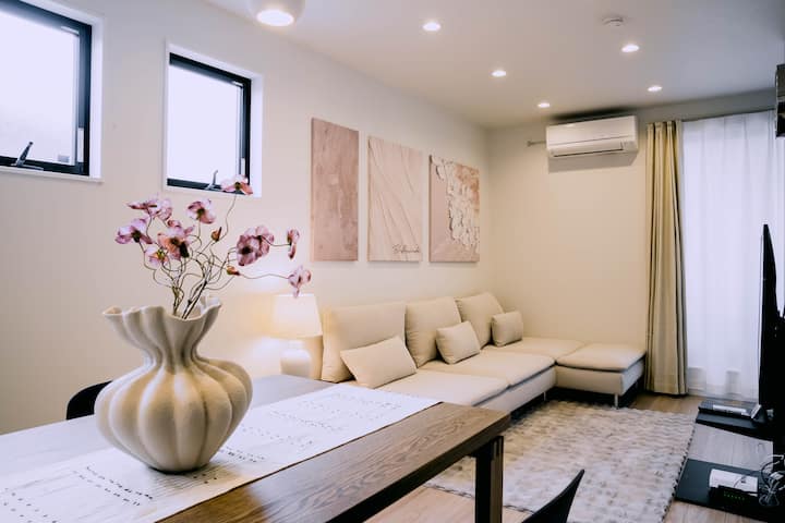 胧月|临近难波、通天阁、天王寺|四桥线地铁直达难波、日本桥、心斋桥、梅田|花园町站4分钟|独栋一户建 - Osaka