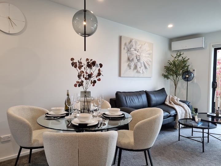 "Cloud Nine" Your Elegant Escape Awaits - South Island