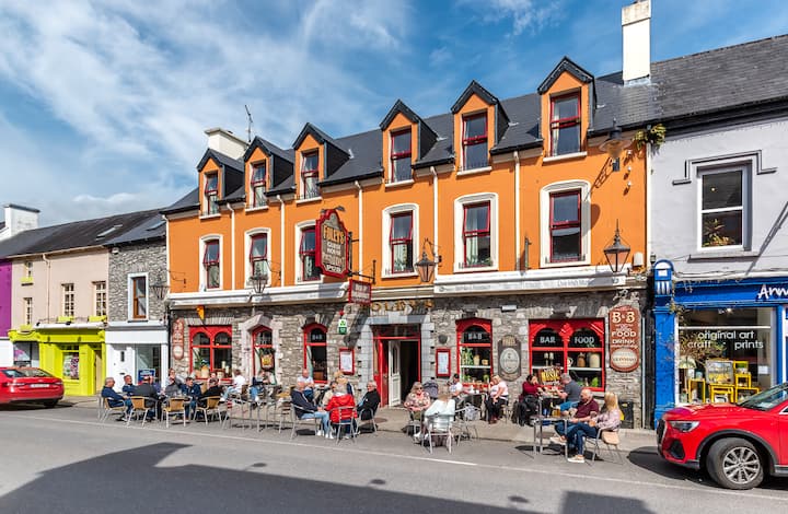 Foleys Guesthouse Sleeps 3 Town Center - Kenmare