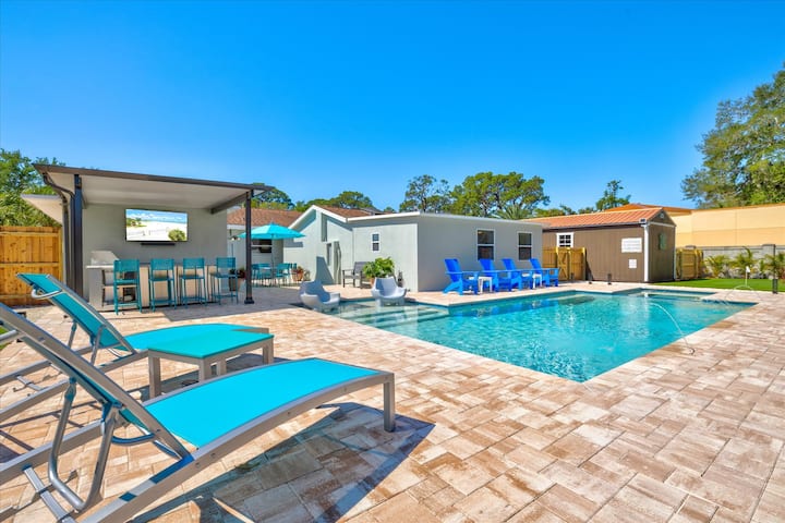Downtown Oasis With Heated Pool - Sarasota, FL