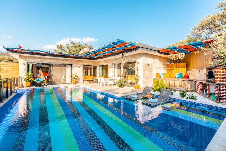 Hamam Saunalı ÇOcuk Havuzlu Lüks Villa - Kalkan