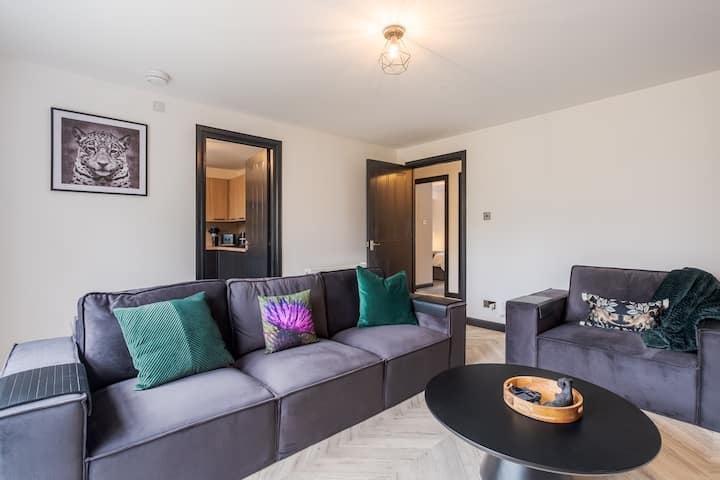 City Centre / Private Parking - Aberdeen