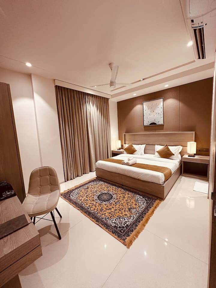 Private Luxury 2bhk Apartment Near Golfcourse Road - Gurgaon
