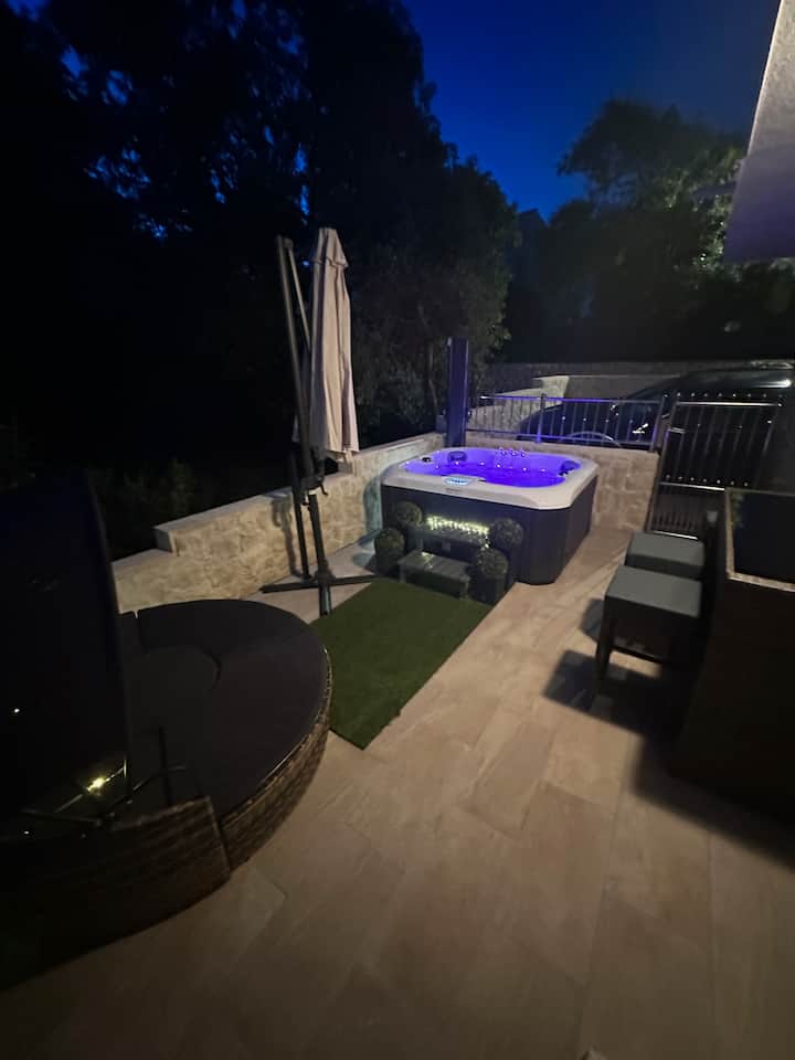 One-bedroom Apartment With Private Jacuzzi - Pag