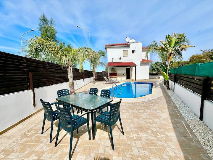4 Br Villa/pool-great Location! - Cyprus