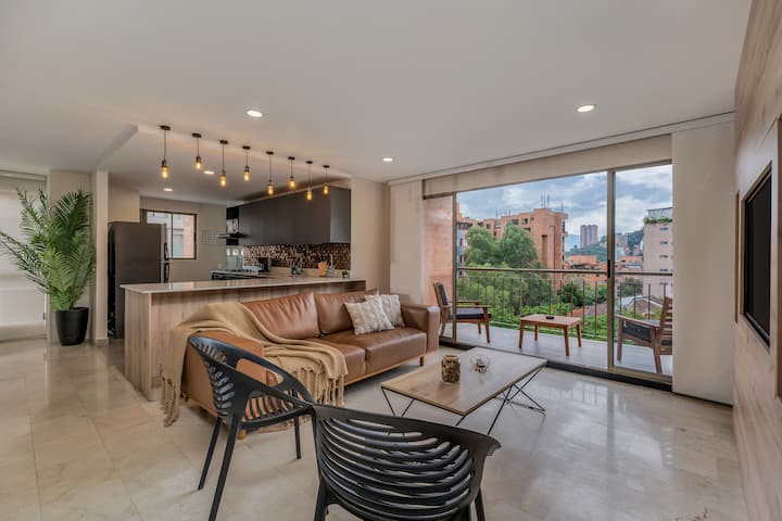 4 Bed/2 Balcony + Private Elevador By Provenza - Medellín
