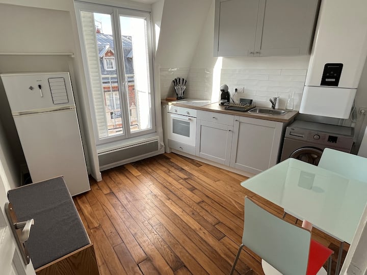 Logement Calme, Quartier Vivant Et Bien Desservi - Paris