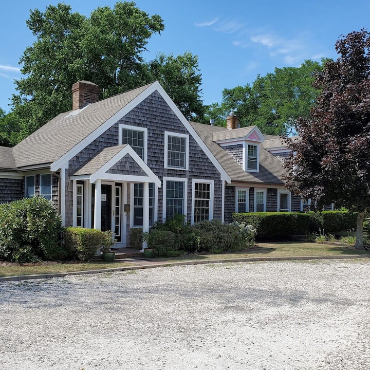 Rugosa Guest House -Room 9 Suite - Eastham, MA