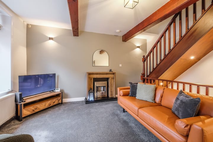 Sleek 2b/1b Retreat In Lindley, Huddersfield - Huddersfield