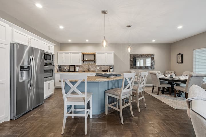 Cool & Comfortable, Lovely Outdoor Space, Sunroom - Spokane, WA