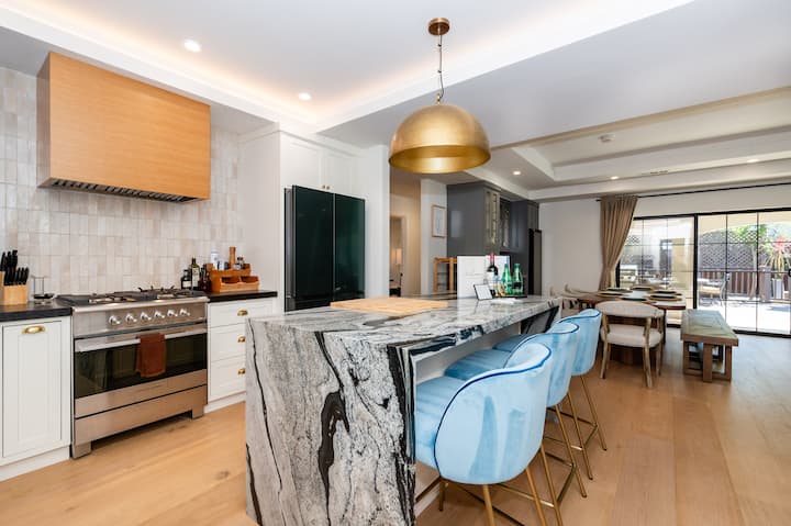 Santana Row Retreat | 3bd 3bth Home - Santa Clara