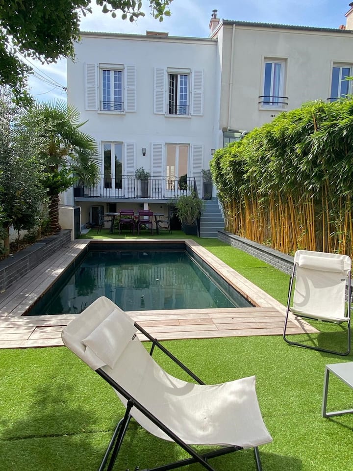 Maison De Charme Avec Piscine - Paris