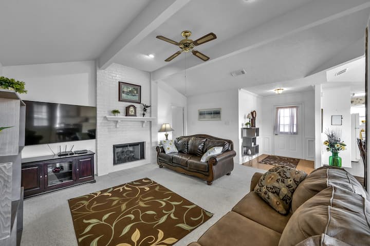 Cozy 2 Bdrm Home In Quiet Nbhd + Pets Allowed - コンロー, TX