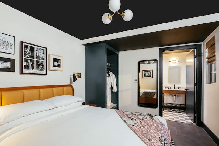 Bobby Marchan Room - New Orleans, LA