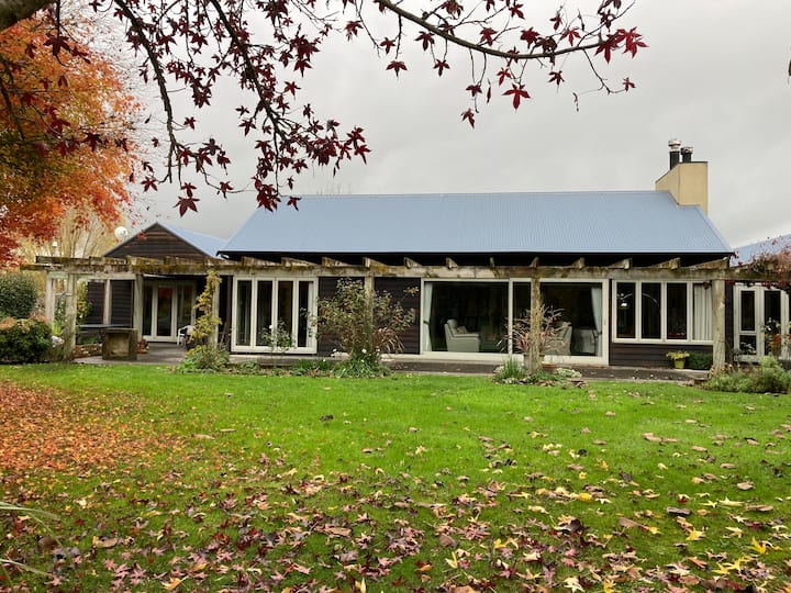 Cottonwood 
Spacious 1 Bedroom Home Incl Breakfast - Masterton