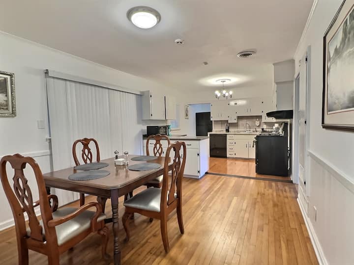 Portofino; Marquette Breath Of Fresh Air! 3 Br - Montgomery