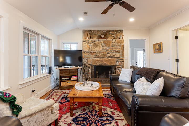Endearing Private Retreat - Hendersonville, NC