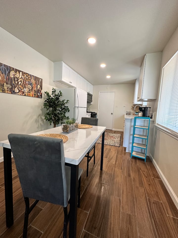 Peaceful Tiffany House - Sacramento, CA