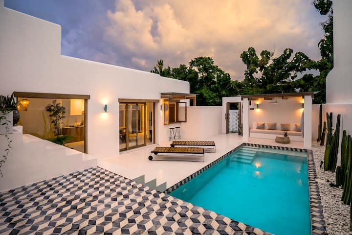 Stunning 2 Br Pool View Villa, Bingin Beach - Australia