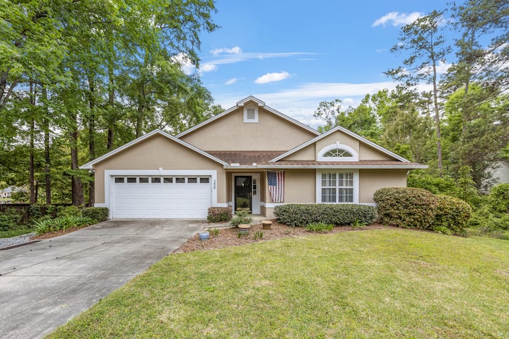 Lovely Private Home With Pool - Tallahassee, FL