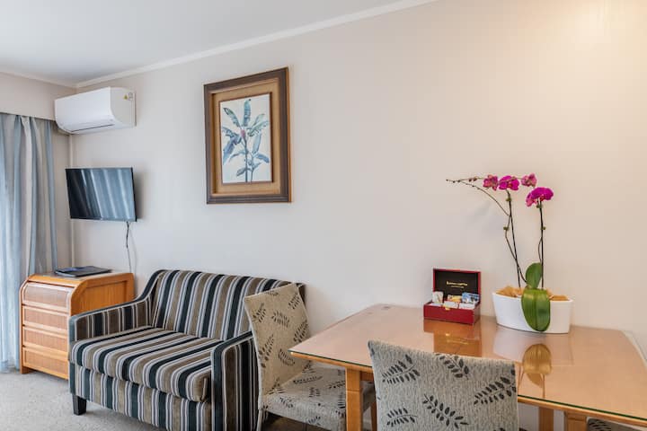Deluxe One Bedroom Suite - Auckland