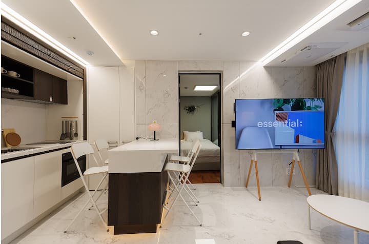 강남 럭셔리 2룸 3베드 (Q+s+s) - Seoul