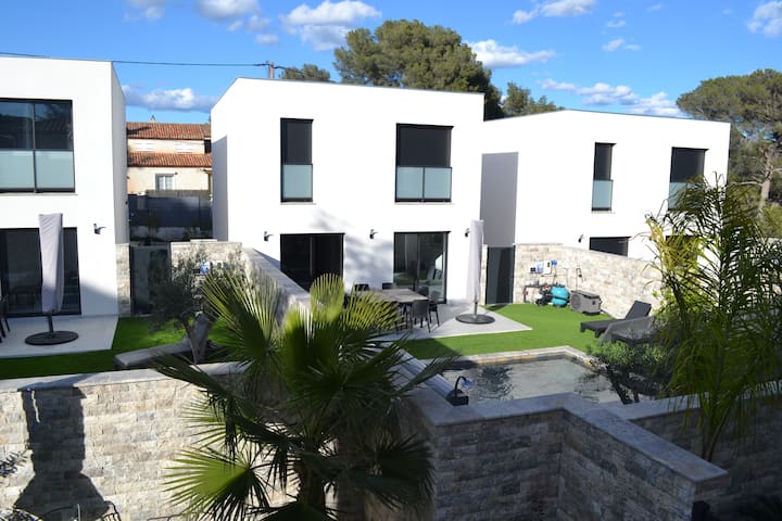 Villa 3 - Iris - Piscine Chauffée Jusqu'à 8 Pers - Fréjus