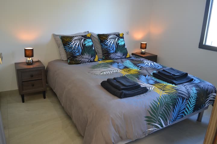 Villa 3 - Iris - Piscine Chauffée Jusqu'à 8 Pers - Fréjus