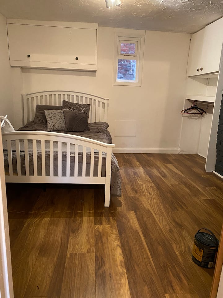 Big Secluded Basement - Maidstone