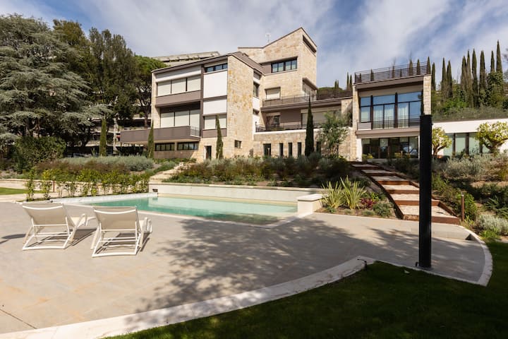 Perugia Poolside Haven: Luxurious Comfort - 佩魯賈