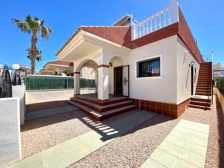 Vrijstaande Villa Met Dakterras Torrevieja - Torrevieja