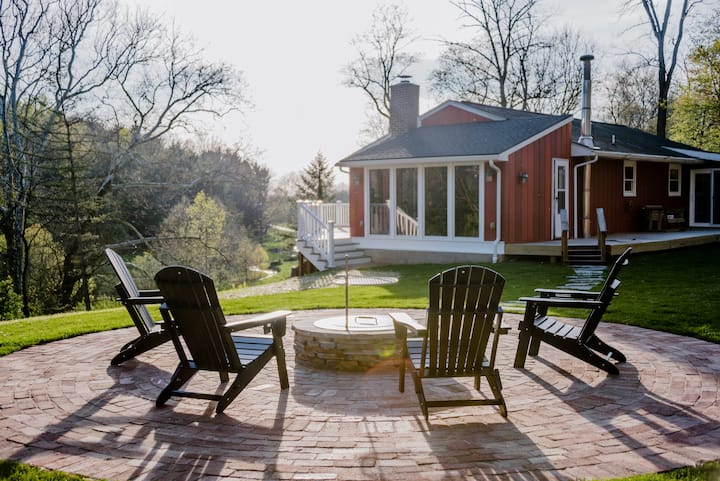 Hilltop Retreat In Amish Country - Strasburg, PA
