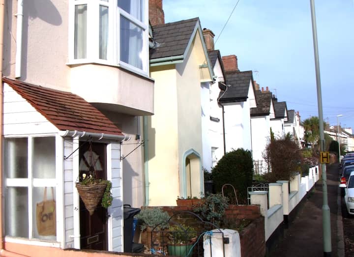 Montpellier Cottage | Central Location - Exmouth